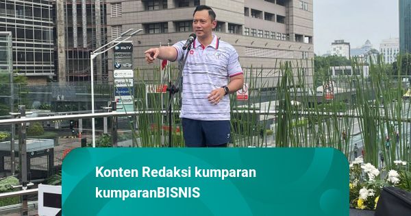 AHY Klaim Pemerintah Berhasil Turunkan Harga Tiket Pesawat Jelang Nataru | kumparan.com